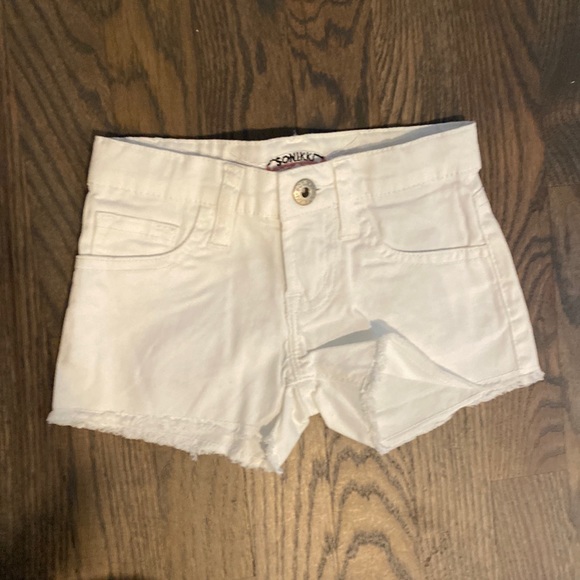 So Nikki | Bottoms | Nwt So Nikki Girls Cut Off White Denim Shorts Size ...
